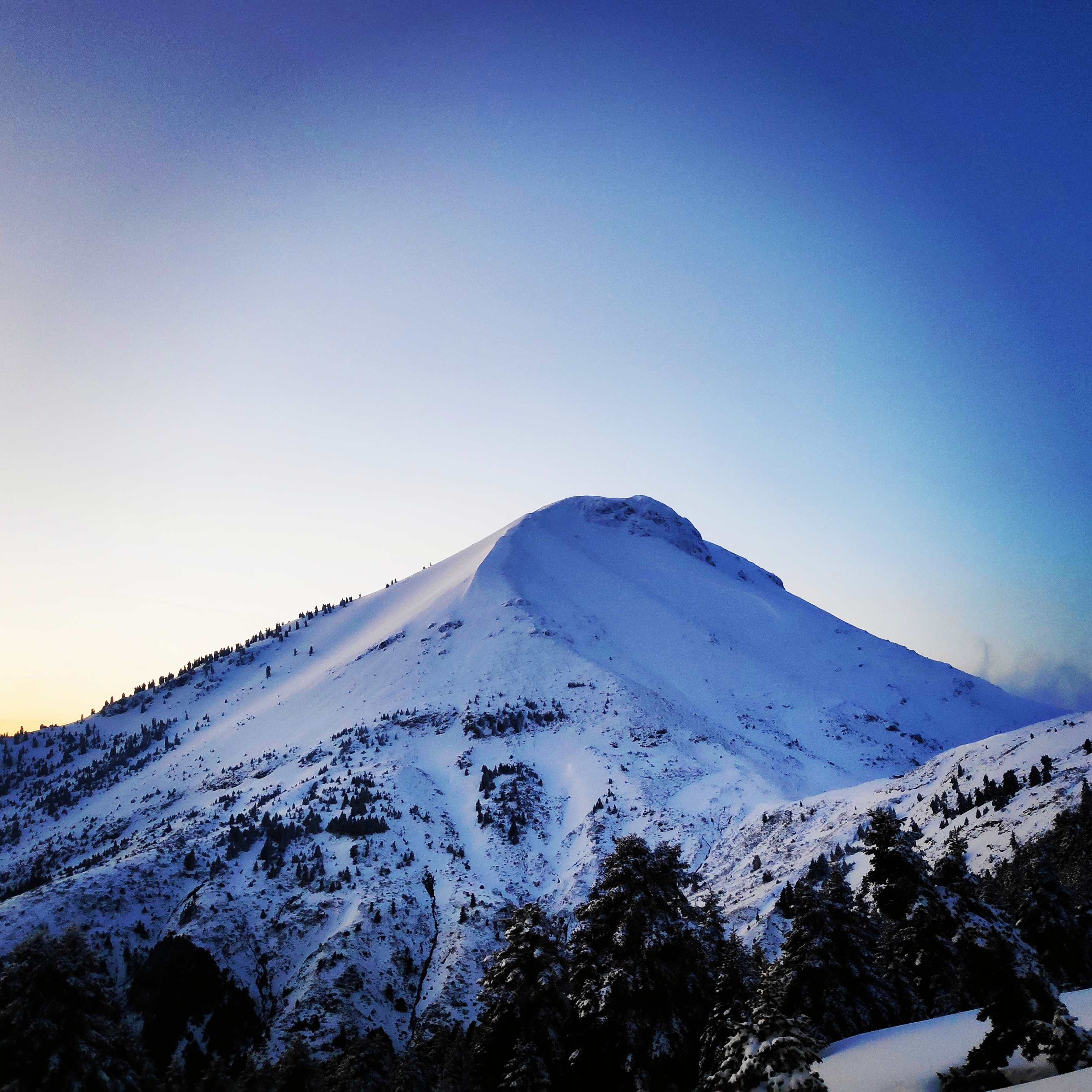 Winter Hike and Climb on Dirfi Mountain – Olympus Mountaineering