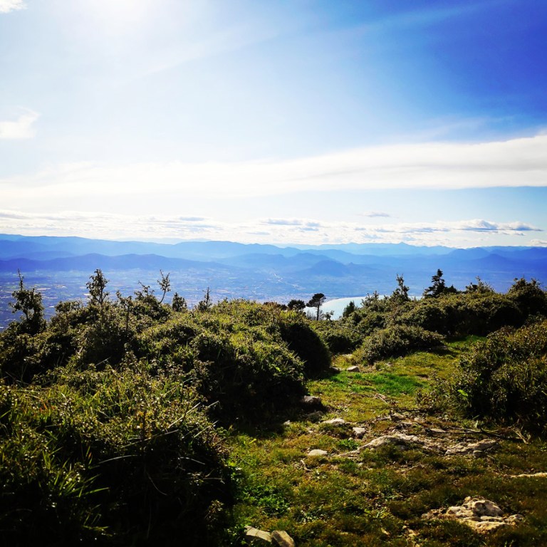 Hiking in Geraneia Mountain – Olympus Mountaineering