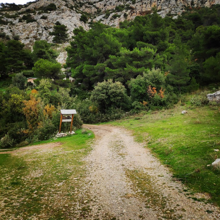 Dry Tooling in Athens – Rizos’ Cave – Olympus Mountaineering