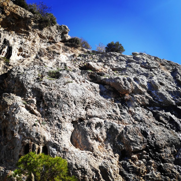 Dry Tooling in Athens – Rizos’ Cave – Olympus Mountaineering