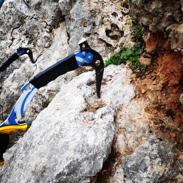 Dry Tooling in Athens – Rizos’ Cave – Olympus Mountaineering