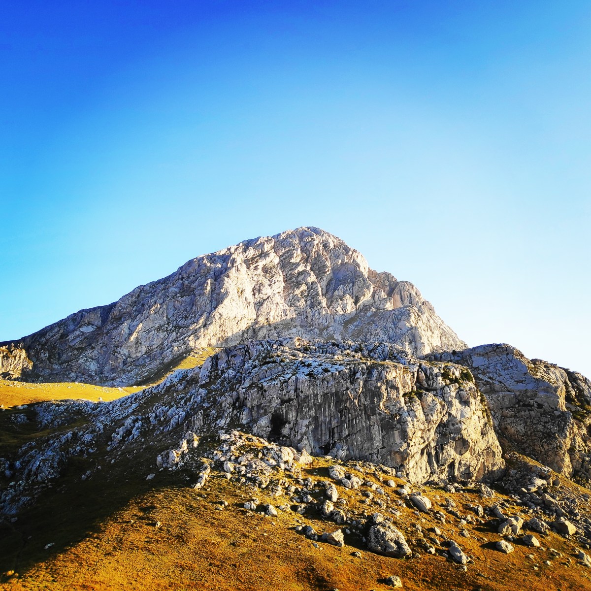 Alpina V 300 m. | Climbing on Pyramida – Mount Giona (Aselinon ...