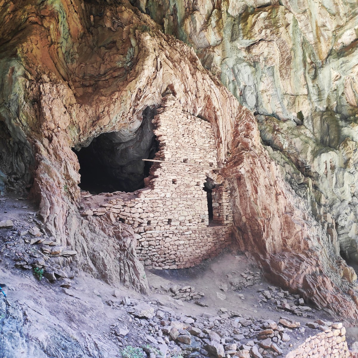 Hiking the Black Cave (Mavri Spilia) Gorge – Proussos Evrytania (family ...